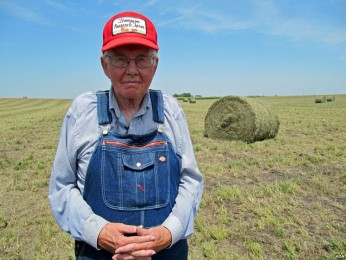 Economist Challenges Idea of Aging Farmer Crisis (DES MOINES, Iowa ...